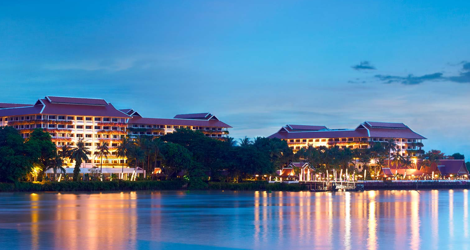 Loy Nam Bar Anantara Riverside Resort | Olis